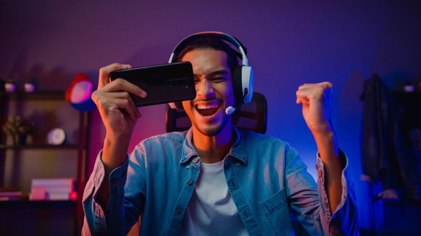 The Shift Toward All-Day Gaming On Portable Devices - The Portable Gamer
